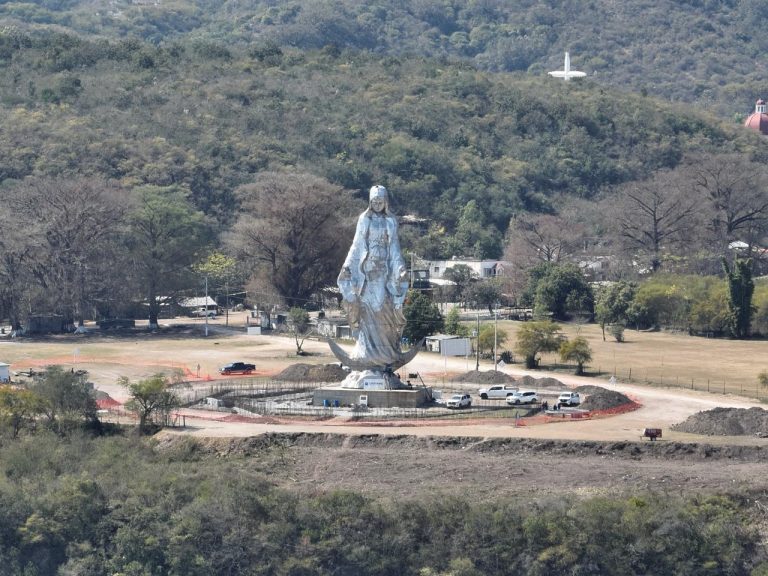 Embellece Gobierno del Estado el monumento a la Virgen de El Chorrito ...